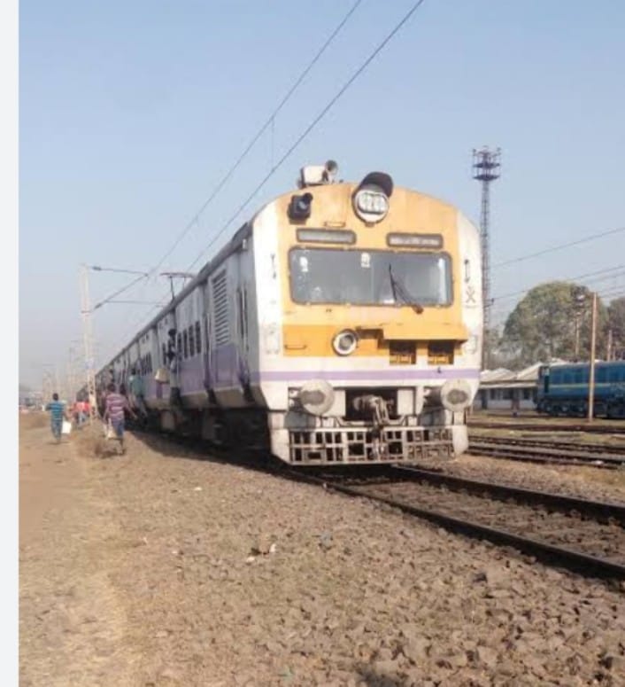 Panic on MEMU Train Near Ghatshila After Fire Erupts Due to Brake ...